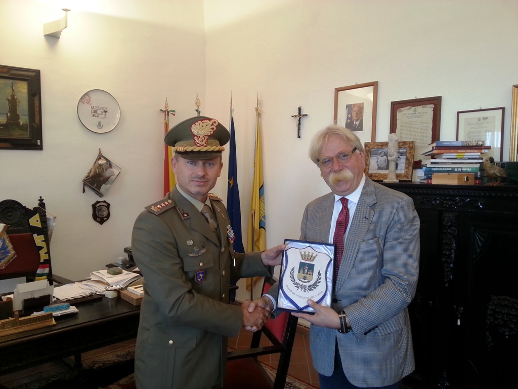 Mazara del Vallo: il Comandante del 6° regimento bersaglieri in visita ...