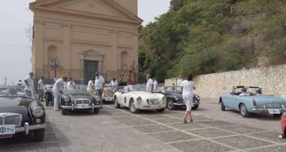 Splendide auto ‘MG’ sbarcano a Calatafimi. Motori, folklore e ...